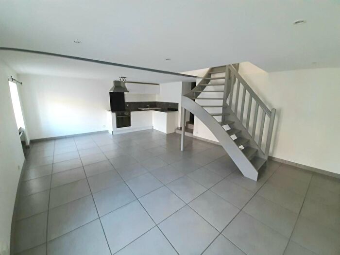 Appartement à louer - Montbrison, Centre-ville - 3 pièces - 2 chambres