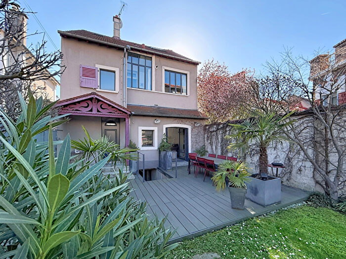 Maison à vendre - Colombes, Les Vallées - 8 pièces - 5 chambres