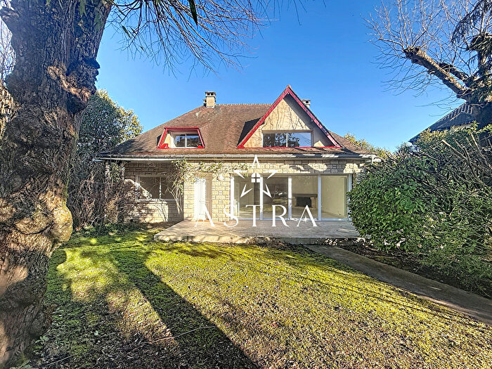 Maison à vendre - Sceaux, Filmins, Achille Garnon - 7 pièces - 6 chambres