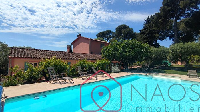 Maison à vendre - La Seyne-sur-Mer, Est - 11 pièces - 5 chambres