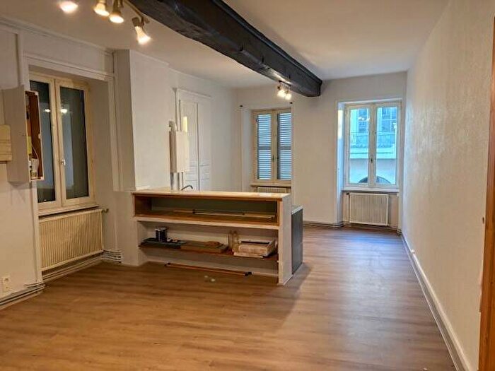 Appartement à louer - Thizy-les-Bourgs - 3 pièces - 2 chambres