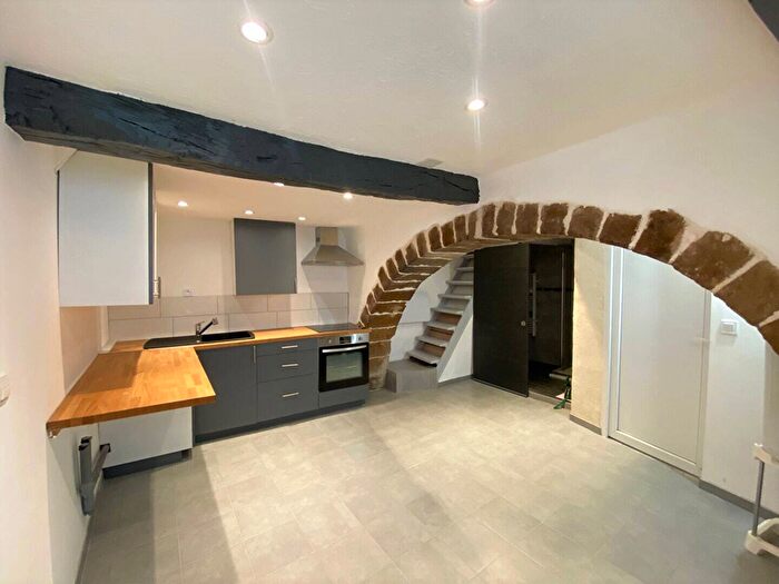 Appartement à louer - Centre Ville, Saint-Maximin-la-Sainte-Baume - 2 pièces - 1 chambre