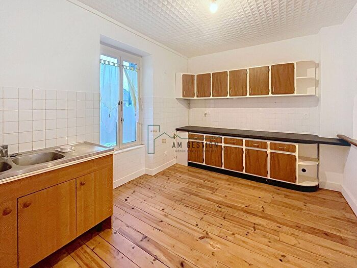 Appartement à louer - Magnac-Bourg - 3 pièces - 2 chambres