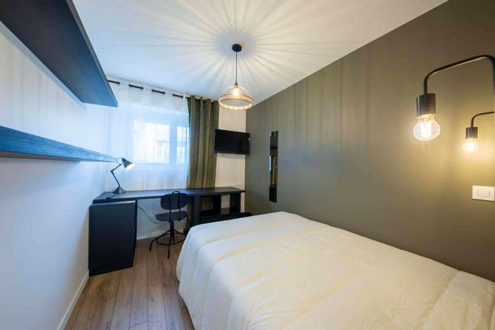 Centre Ville, Antibes : Appartement 1 pièce à louer
