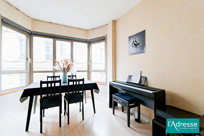 Appartement à vendre - Reims, Centre-ville - 2 pièces - 1 chambre