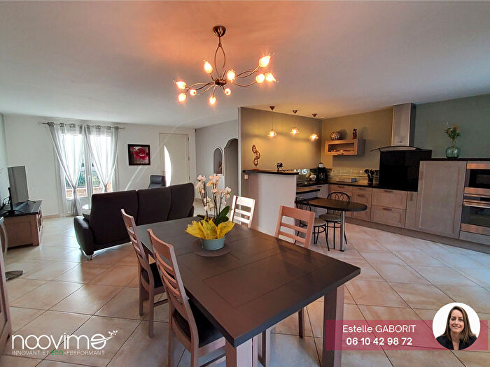 Maison à vendre - Chemillé - 5 pièces - 3 chambres