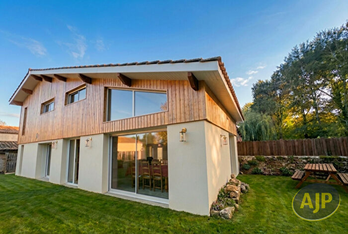 Maison à vendre - Saint-Laurent-Médoc - 7 pièces - 4 chambres