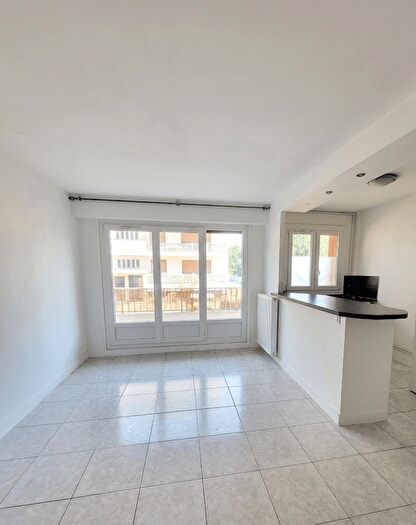 Robert Schumann, Neuilly-sur-Marne : Appartement 1 pièce à louer