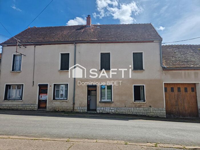 Maison 8 pièces à Louroux-de-Bouble, à vendre