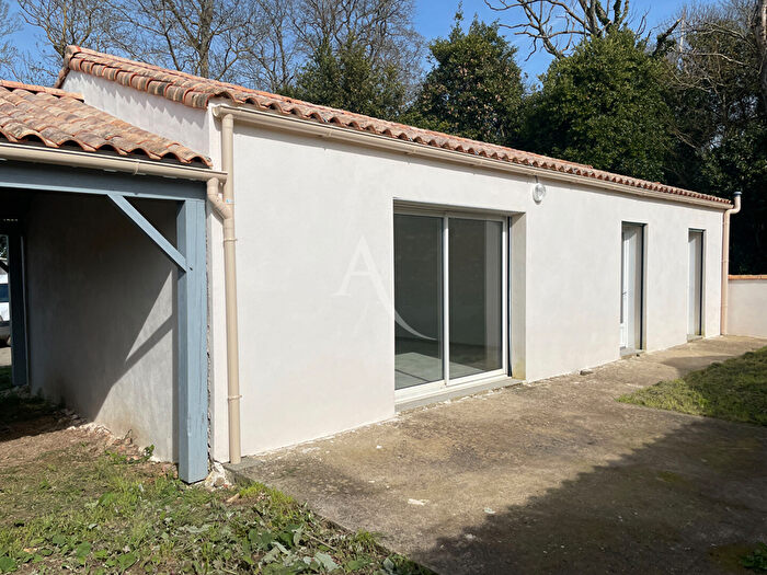 Maisons à vendre et appartements à louer - 1