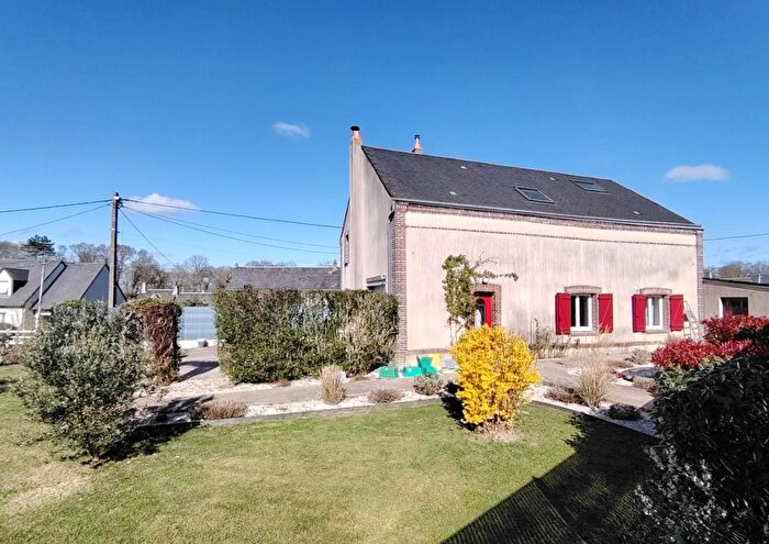 Saint-Maur-sur-le-Loir : Maison 6 pièces à vendre