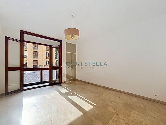 Appartement à louer - Centre Ville, Ajaccio - 1 pièce
