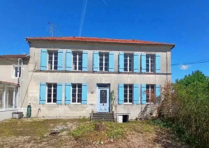 Maison à vendre - Jonzac - 9 pièces - 4 chambres