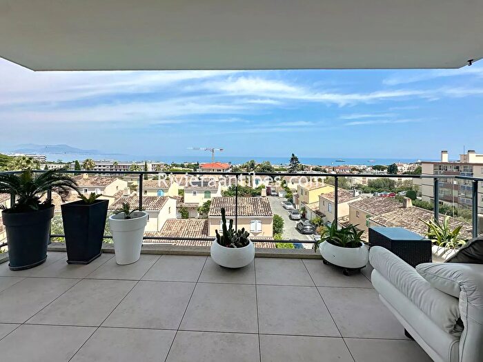 Appartement à vendre - Antibes, Rastines, Super Antibes, Laval, La Fontonne - 3 pièces - 2 chambres