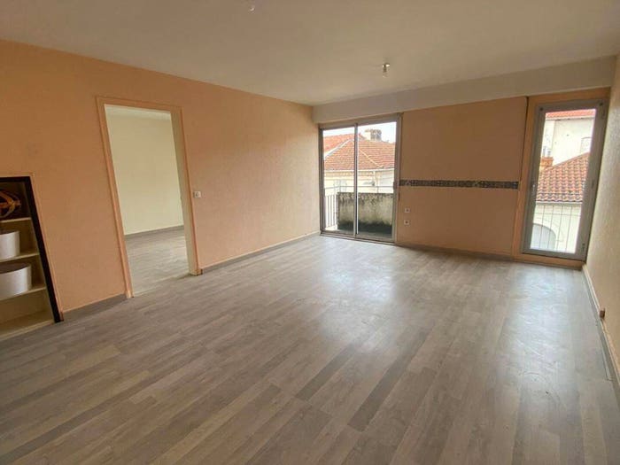 Centre Ville, Mont-de-Marsan : Appartement 4 pièces à louer