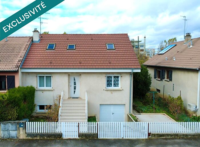 Maison à vendre - Longvic - 6 pièces - 4 chambres