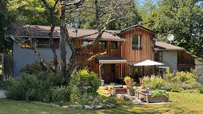 Rochechouart : Maison 8 pièces à vendre
