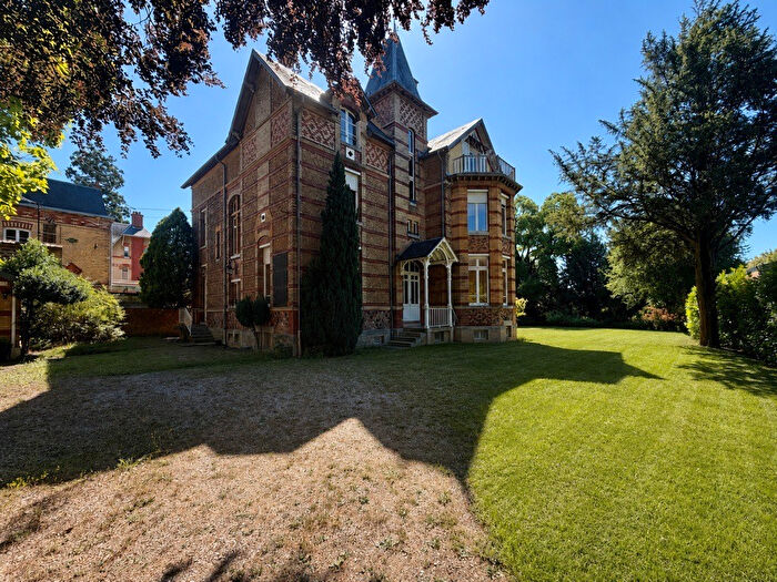 Sedan, Centre-ville : Maison 9 pièces à vendre