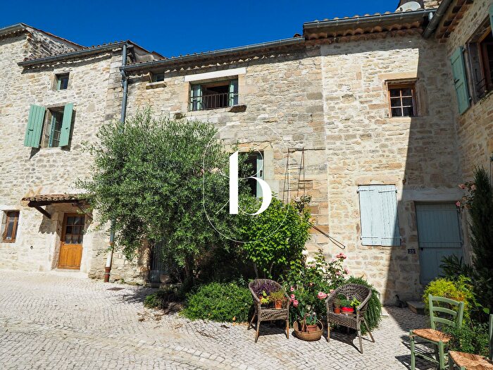 Maison 5 pièces à Barjac, à vendre