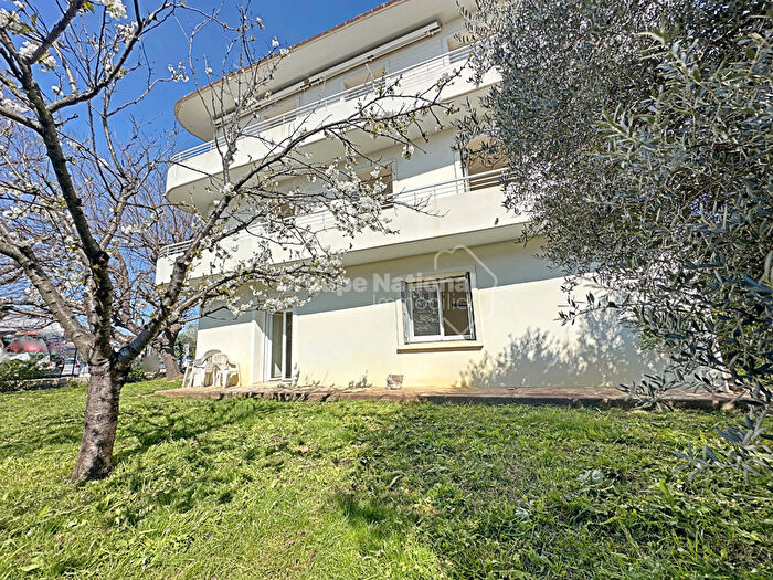 Appartement 4 pièces à Arles, Trébon, à vendre