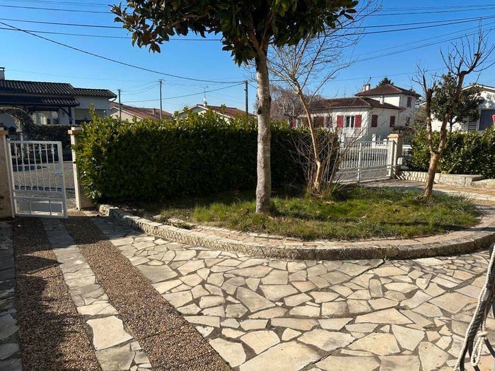 Maison 6 pièces à louer à Sud, Caussade
