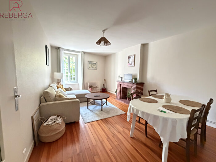 Saint-Amans-Valtoret : Appartement 2 pièces à louer
