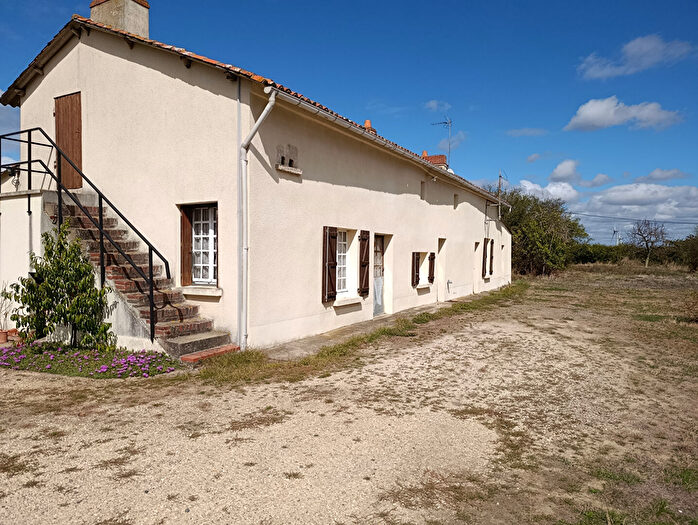 Maison 5 pièces à Tigné, à vendre