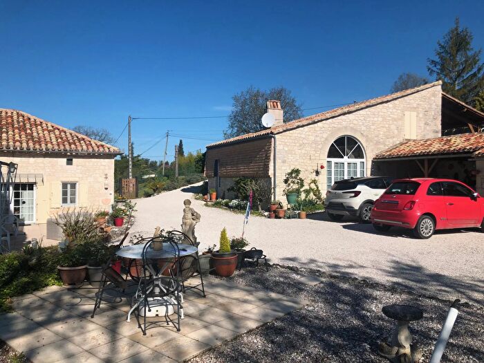 Maison à vendre - Montaigu-de-Quercy - 8 pièces - 5 chambres