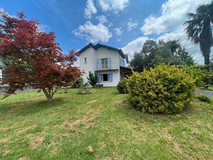 Maison à vendre - Oloron-Sainte-Marie - 5 pièces - 3 chambres