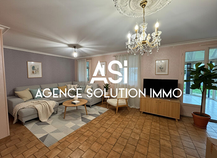 Maison à vendre - Louvigné - 5 pièces - 3 chambres