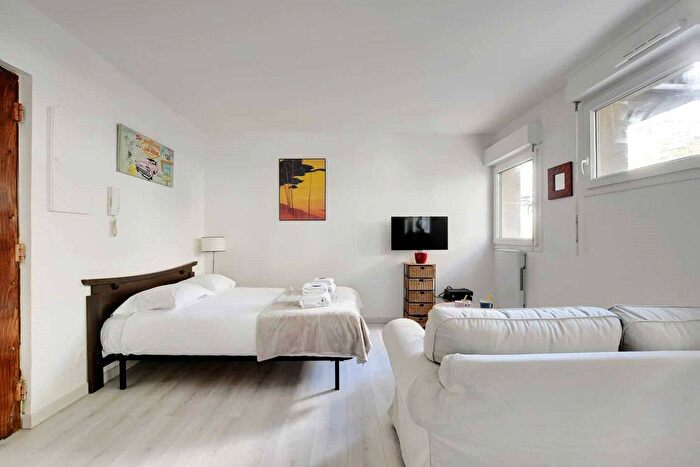 Appartement 1 pièce à louer - Secrétan, Paris 19ème arrondissement