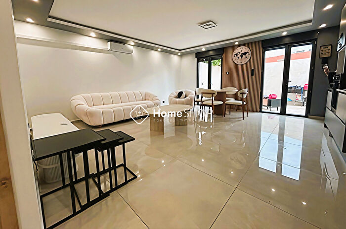 Maison à vendre - Vitrolles, Centre-ville, Roucas, Les Pins, Le Liourat - 5 pièces - 3 chambres