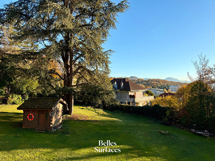 Maison à vendre - Aix-les-Bains, Est - 10 pièces - 6 chambres