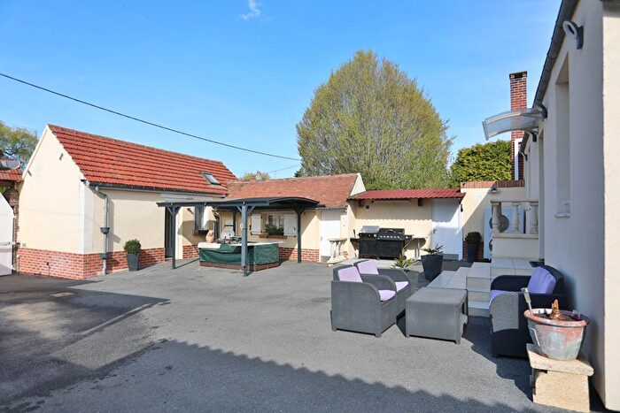 Maison à vendre - Rochy-Condé - 5 pièces - 3 chambres