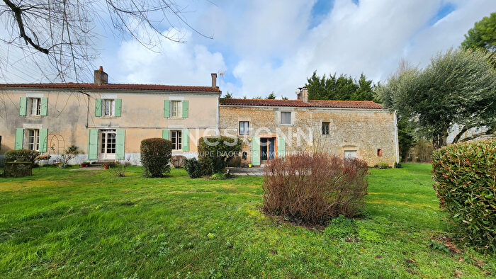 Maison à vendre - Fontaines - 6 pièces - 4 chambres