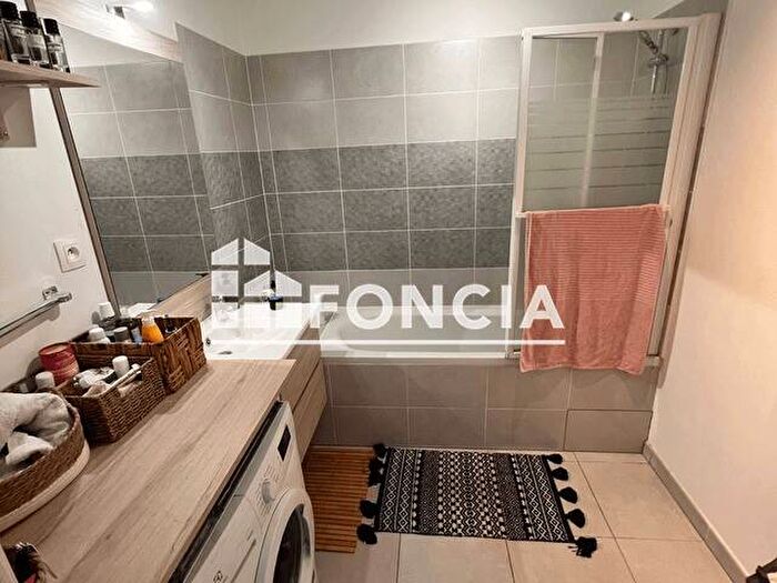 Appartement à louer - Le Charrel-Camp Major-Saint Mître, Aubagne - 3 pièces - 2 chambres