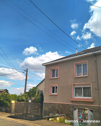 Maison à louer - Mayenne, Sud Est - 6 pièces - 4 chambres