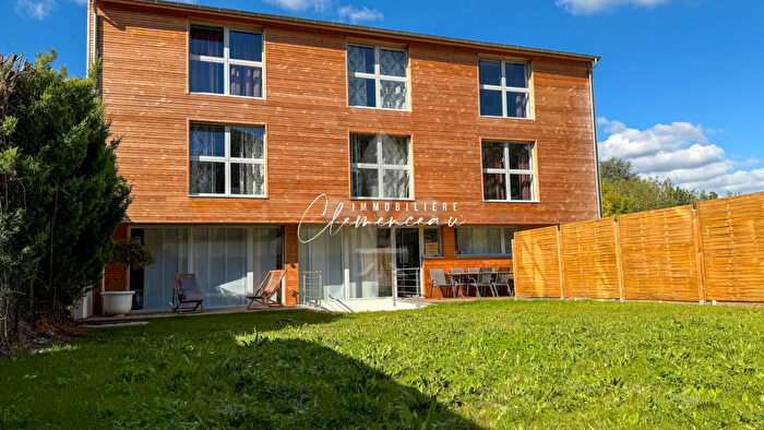 Maison à louer - Villennes-sur-Seine - 9 pièces - 6 chambres