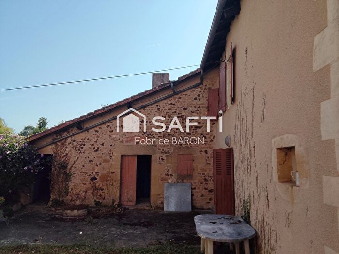 Maison à vendre - Pressac - 6 pièces - 5 chambres