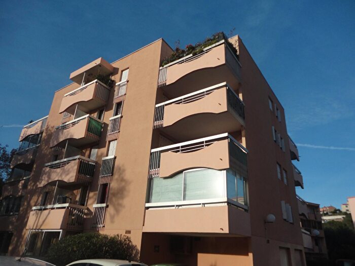 Appartement 2 pièces à Saint-Raphaël, Les Arênes, à louer