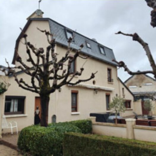 Maison 7 pièces à Ydes, à vendre