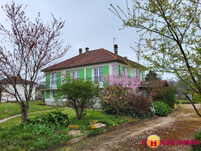 Maison à vendre - Saint-Junien - 6 pièces - 5 chambres