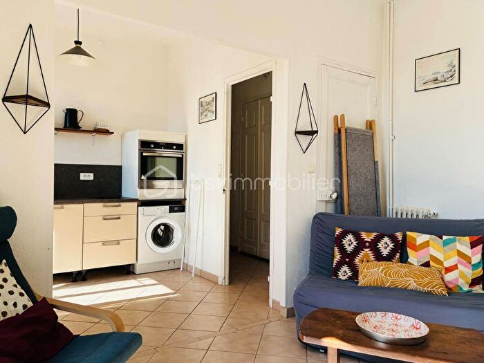 Appartement à louer - Saint Roch, Toulon - 2 pièces - 1 chambre