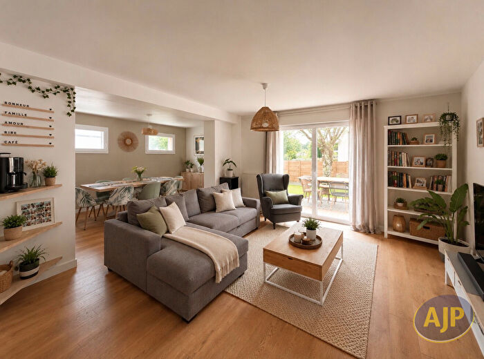 Orvault, Bourg, Secteur rural : Maison 5 pièces à vendre