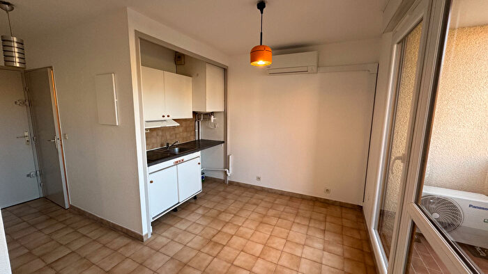 Appartement à louer - Aix-en-Provence, Jas de Bouffan - 1 pièce