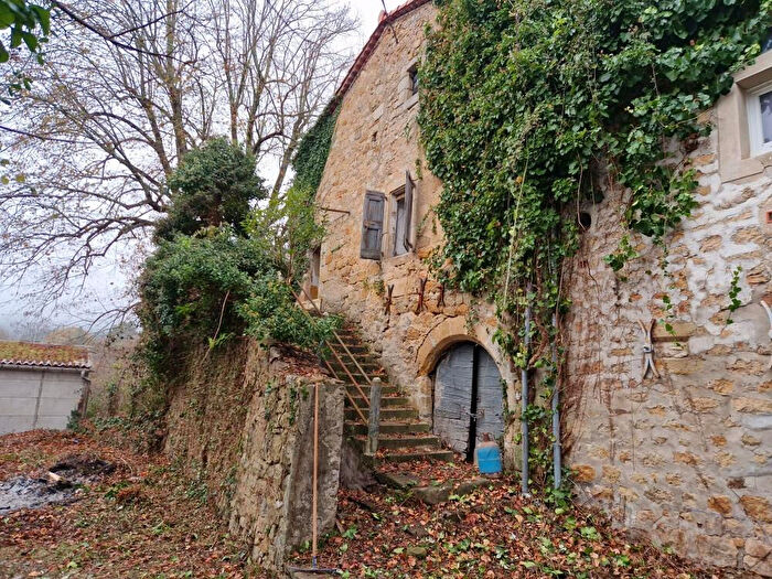 Maison à vendre - Saint-Paul-le-Jeune - 2 pièces - 1 chambre