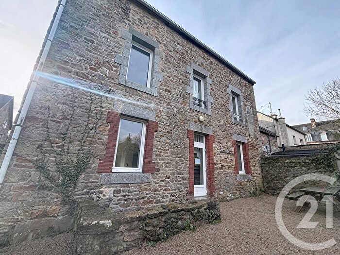 Maison à vendre - Guingamp - 7 pièces - 5 chambres