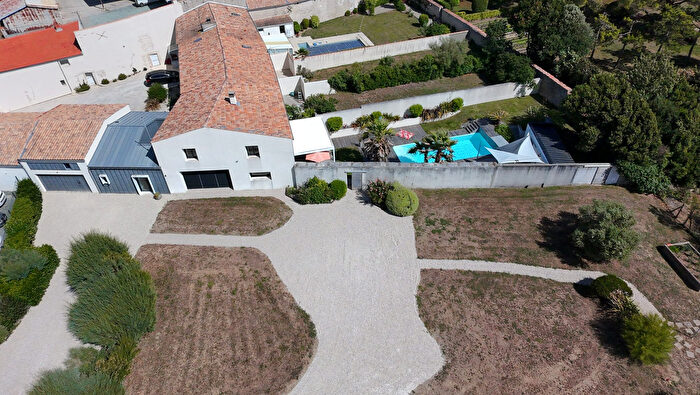 Maison 15 pièces à Marsilly, à vendre
