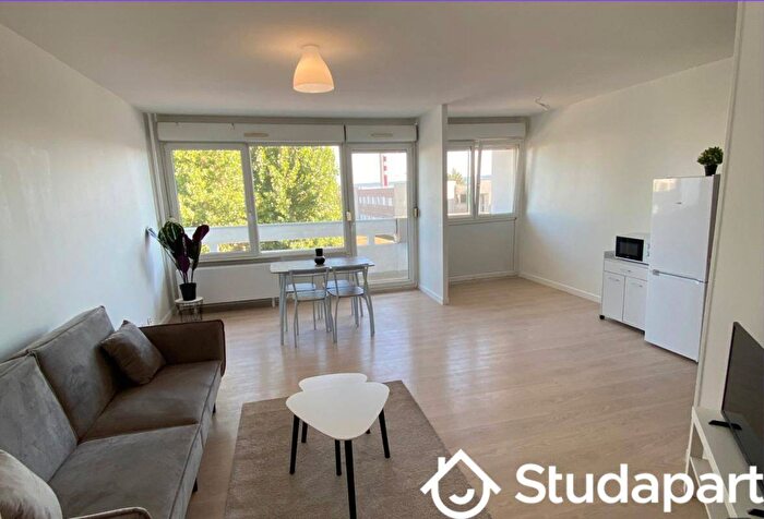 Appartement à louer - Croix Rouge-Haut de Murigny, Reims - 1 pièce - 2 chambres