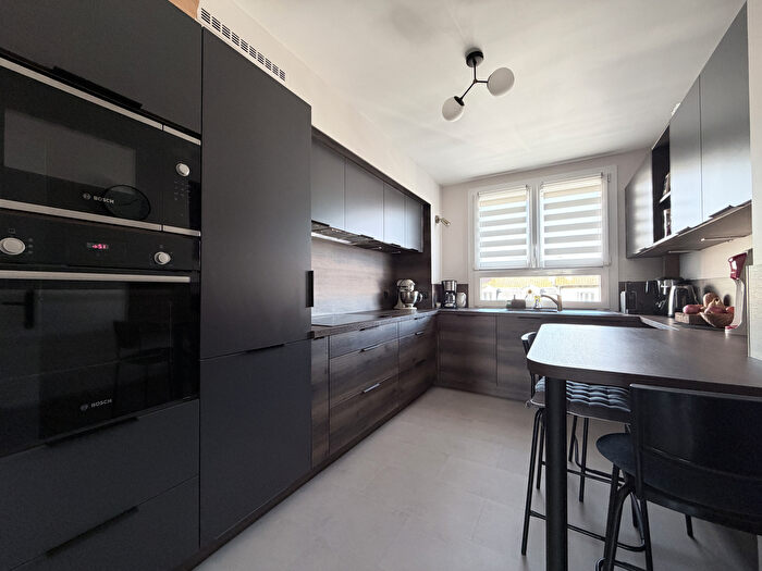 Appartement à vendre - Reims, Centre-ville - 4 pièces - 2 chambres